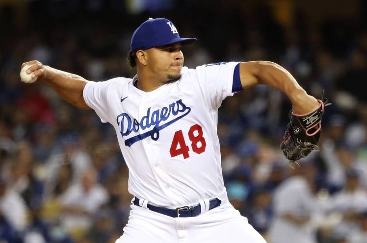 《MLB》163KM超火球還走後門 像蛇一樣最後落在好球帶的邊緣